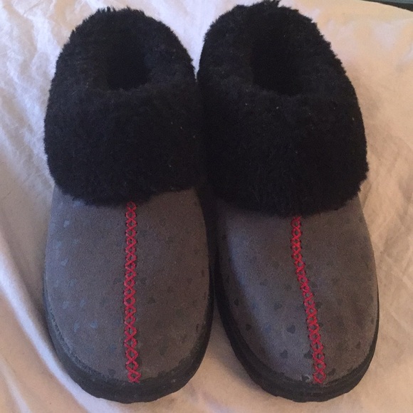 UGG | Shoes | Ugg I Uggs Suede Gray Hearts Sheepskin Lined Slides Never ...
